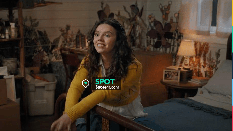 H&M Sweater worn by Grace (Ellie O'Brien) as seen in My Life with the ...