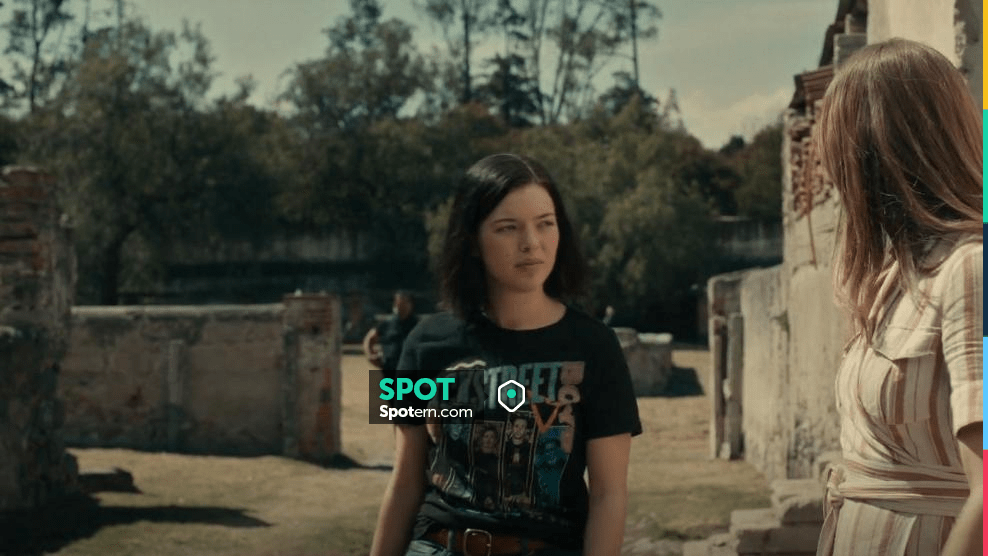 Backstreet Boys T Shirt worn by Dina Fox (Logan Polish) as seen in The ...