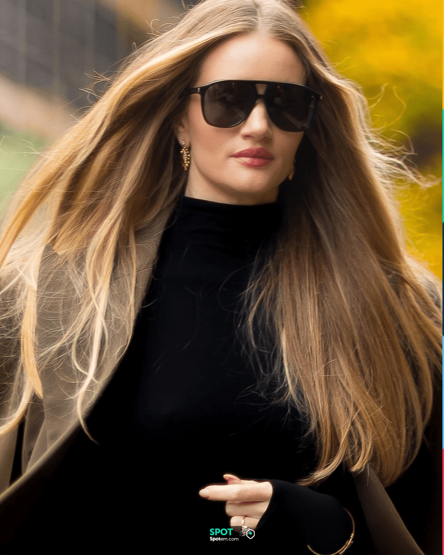 Jessica McCormack Tilted Pear Diamond Button Back Ring worn by Rosie ...