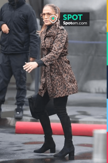 Bottega Veneta Gold Tone Gradient Effect Aviator Shades worn by ...