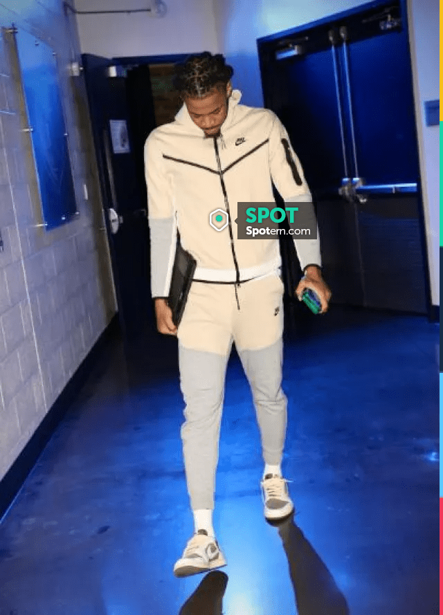 Sudadera con capucha Nike Cream & Grey Fleece Zip usada por Temetrius ...