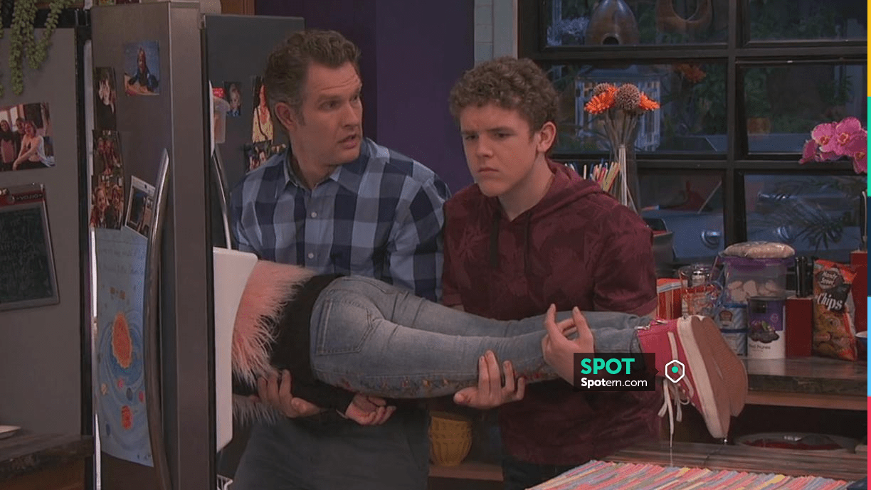 Vans Sk8-Hi Zip Pink Canvas Sneakers worn by Piper Hart (Ella Anderson ...