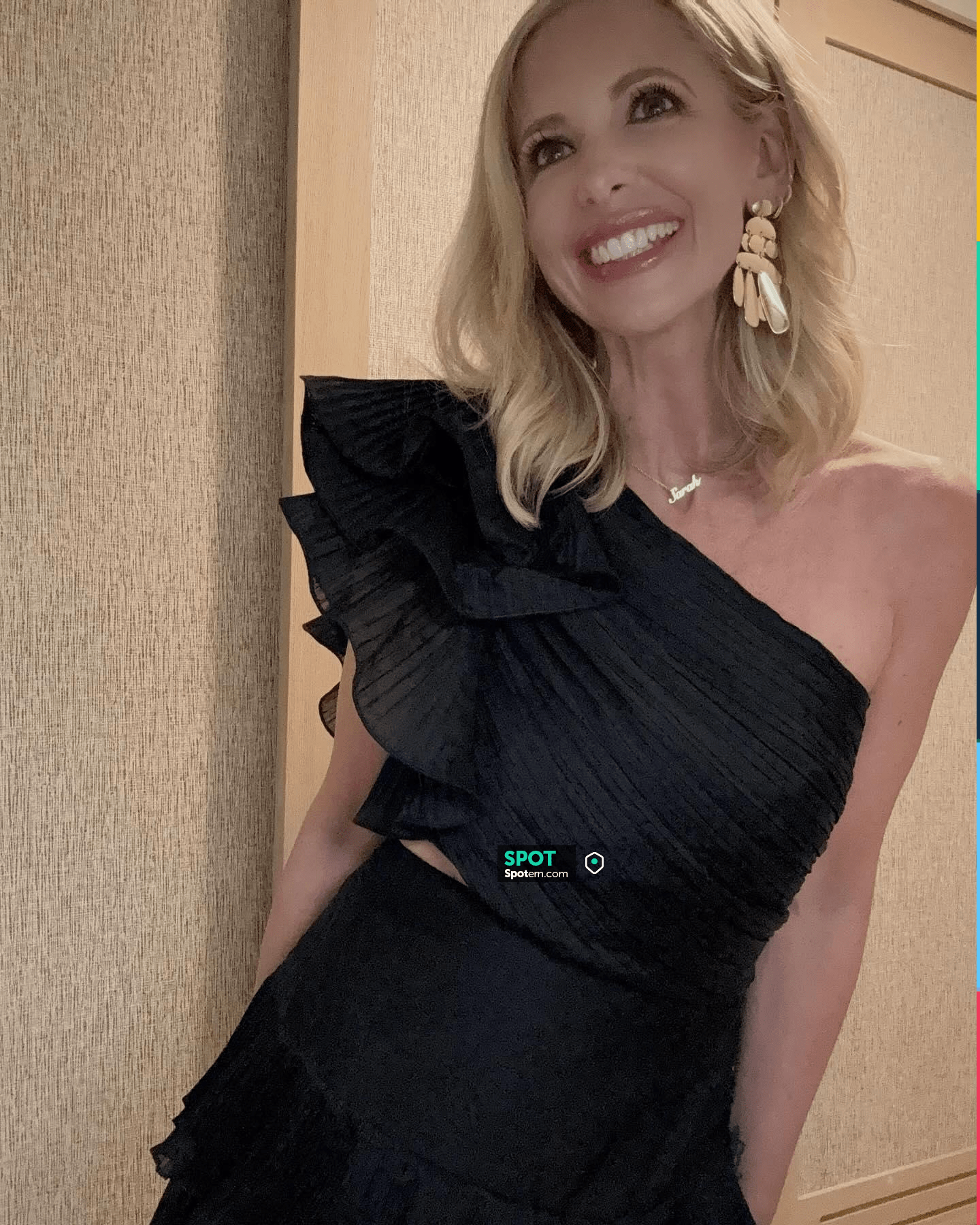 Elliatt Ideals Mini Dress worn by Sarah Michelle Gellar on her ...