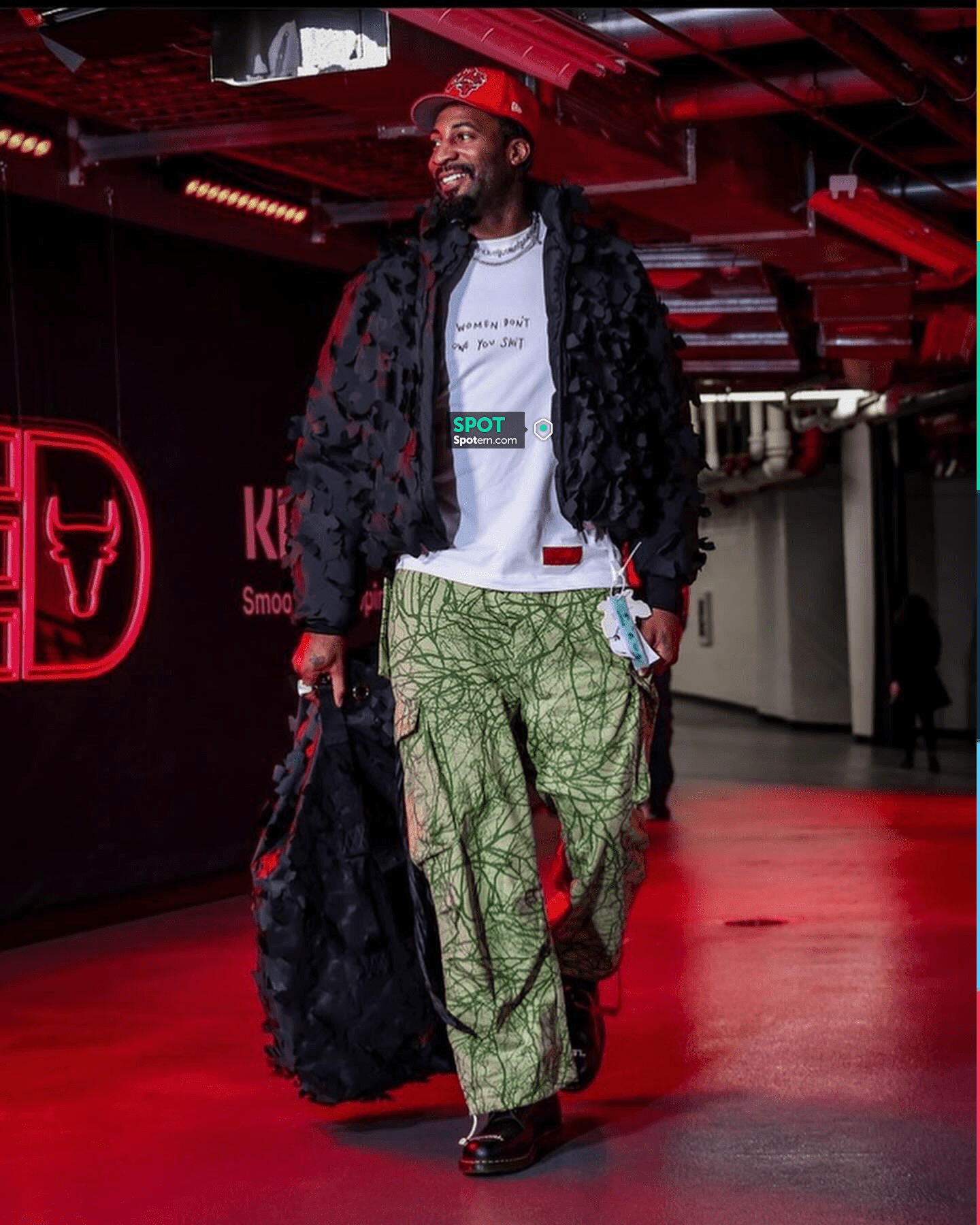 T-shirt Chnge White « Women Don’t Dowe You Shit » porté par Andre ...