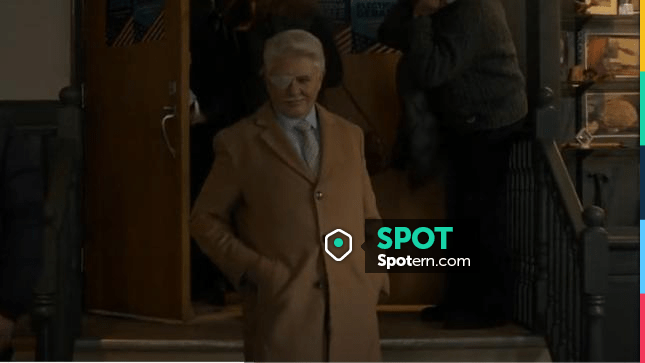 Boss Sin­gle-Breast­ed Tai­lored Coat worn by Danish Graves (Dave Foley ...