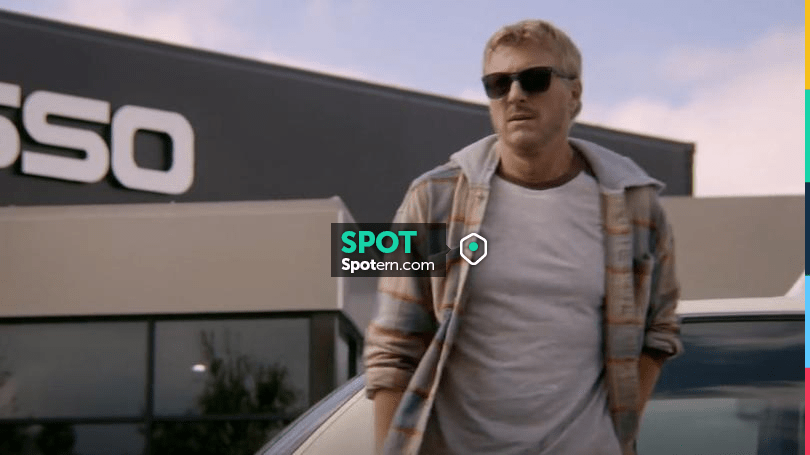 Urban Outfitters Shack­et with Hood­ie worn by Johnny Lawrence (William ...