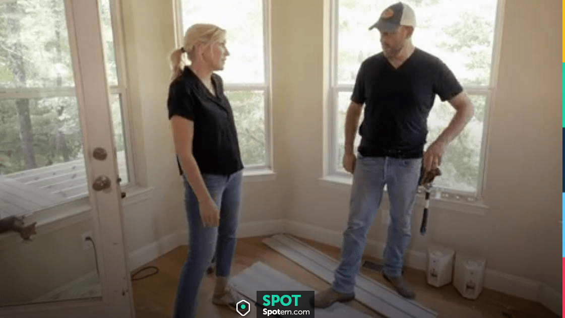 New Balance 237 Sneak­ers worn by Jenny Marrs as seen in Fixer to ...