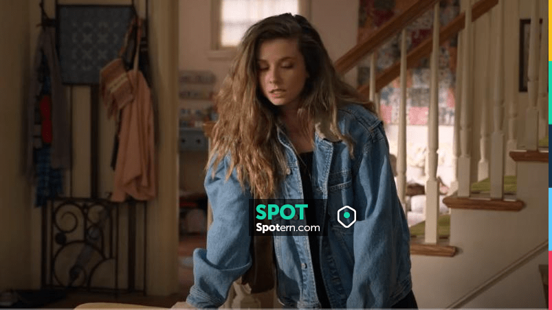 Tommy Hilfiger Den­im Jack­et worn by Blaire Bennett (Giorgia Whigham ...