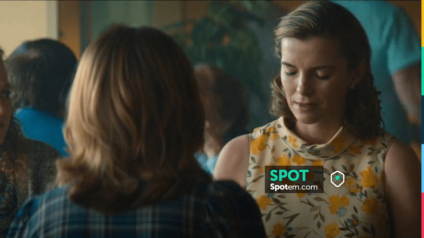Robe mi-longue sans manches Harper Rose portée par Lina (Betty Gilpin ...
