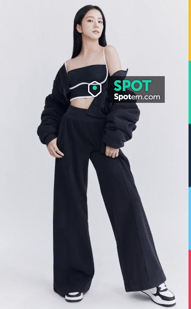 Alo Yoga Air­brush Bra Tank worn by Jisoo at X Alo post on January 17 ...