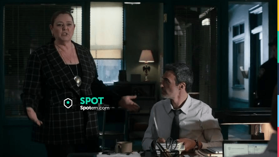 Bar III Win­dow­pane Jack­et worn by Kate Dixon (Camryn Manheim) as ...