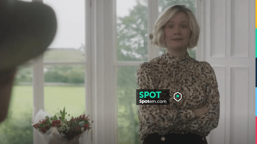 H&M Pat­terned Blouse worn by Anna Bolton as seen in Vera (S13E03 ...