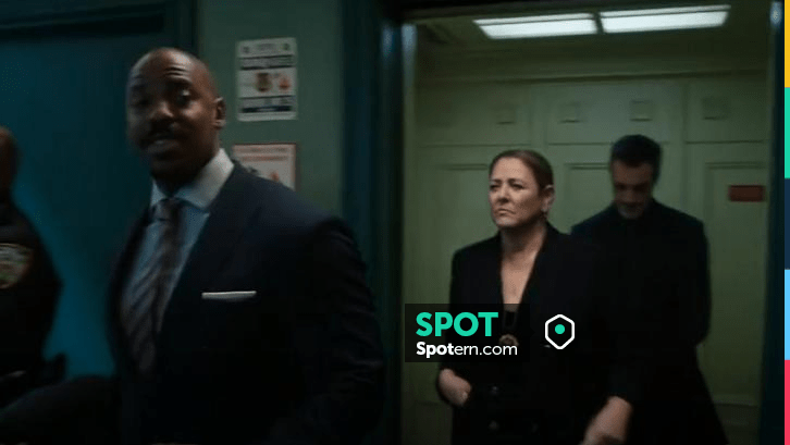 Calvin Klein Sleeve Open Front Blaz­er worn by Kate Dixon (Camryn ...