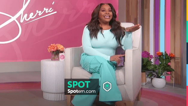 Alice + Olivia Hayes Faux Leather Cargo Pants worn by Sherri Shepherd ...