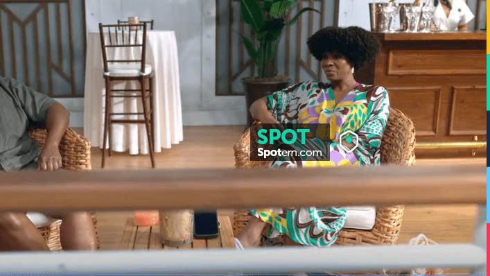 Zara Loose Fit­ting Kaf­tan worn by Alexandra Hochenberg as seen in ...