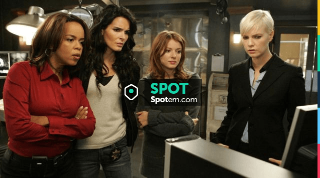 The jacket of Lindsay Boxer (Angie Harmon) in the Women's Murder Club ...