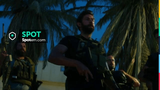 The authentic sniper rifle Boon (David Denman) in 13 Hours | Spotern