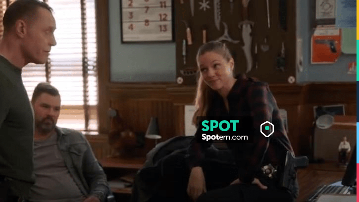 Rails Hunter Top worn by Hailey Upton (Tracy Spiridakos) as seen in ...