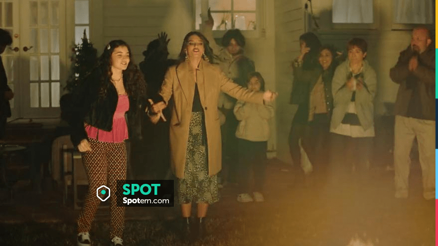 Maeve Kick Flare Trouser Pants worn by Niki (Ella Mika) as seen in Chad ...