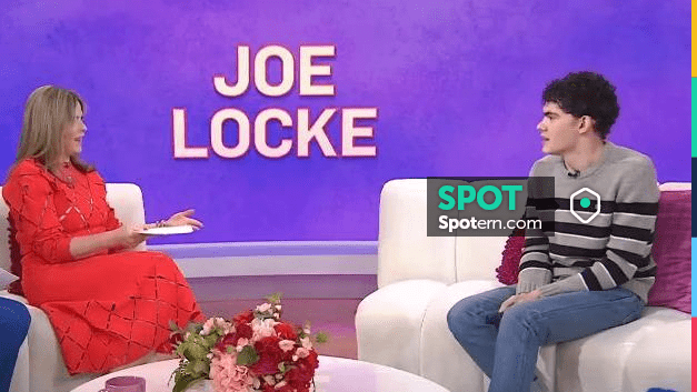 Celine Triomphe Crew Neck Sweater worn by Joe Locke as seen in Today ...