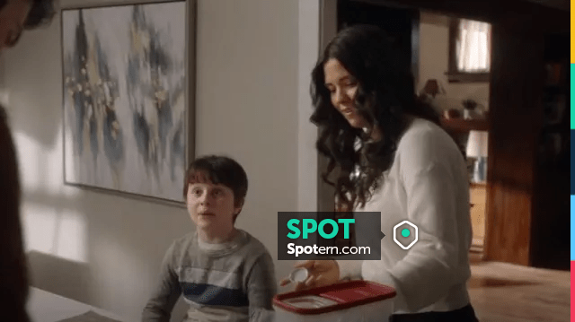 Suéter cruzado de H&M usado por D'Arcy Bloom (Meredith Garretson) como se ve en Resident Alien ...