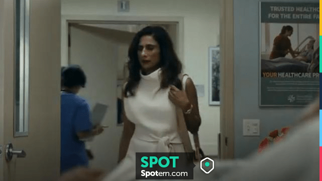 Boyy Bob­by Bag worn by Hilary Starr (Sarayu Rao) as seen in Expats ...