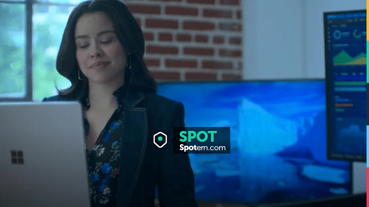 Cinq à Sept Khloe Den­im Blaz­er worn by Mariana Adams Foster (Cierra ...