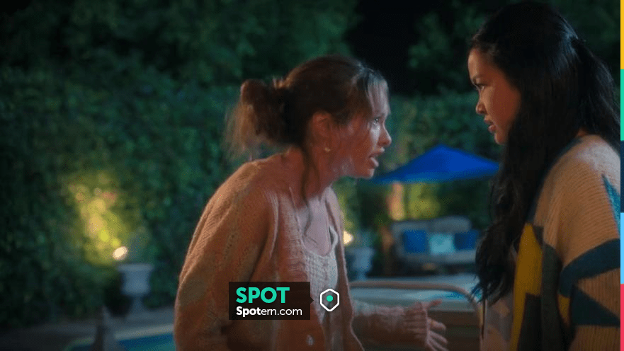 Free People Wild­flow­ers Cardi­gan worn by Gia (Zoe Margaret Colletti) as seen in Boo, Bitch ...