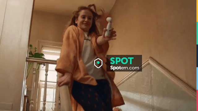 Camiseta blanca de UO Desperate Times usada por Jen (Máiréad Tyers ...