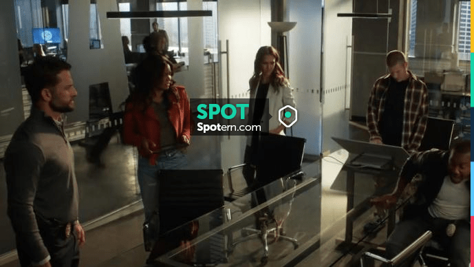 Theory White Blaz­er worn by Nancy McKenna (Jessica Alba) as seen in L ...