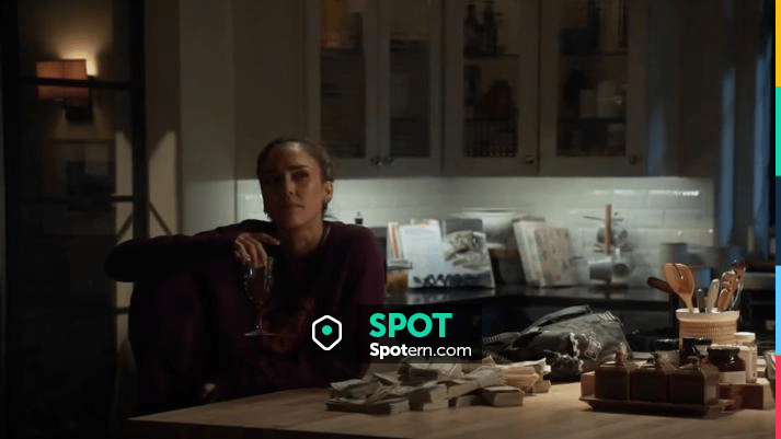 The Great. Col­lege Sweat­shirt worn by Nancy McKenna (Jessica Alba) as ...