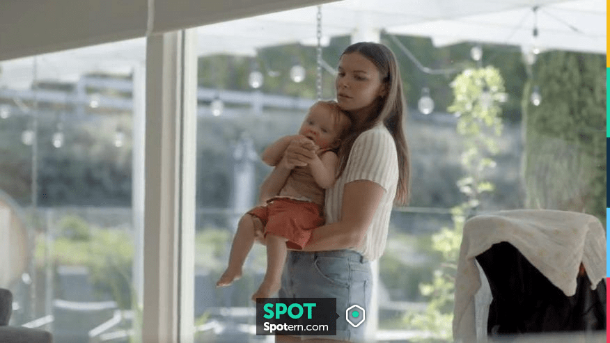 Rollas Dusters Sunday Blue Denim Short usado por Becky Hart (Phoebe Robertson) como se ve en Lie ...