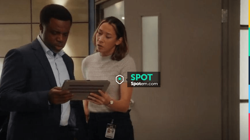 Camiseta de manga corta Club Monaco Cashmere Rib usada por Sarah Truong ...