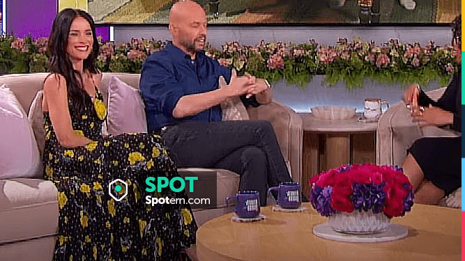 Robe à plusieurs niveaux en soie imprimée rose jaune Rodarte portée par ...