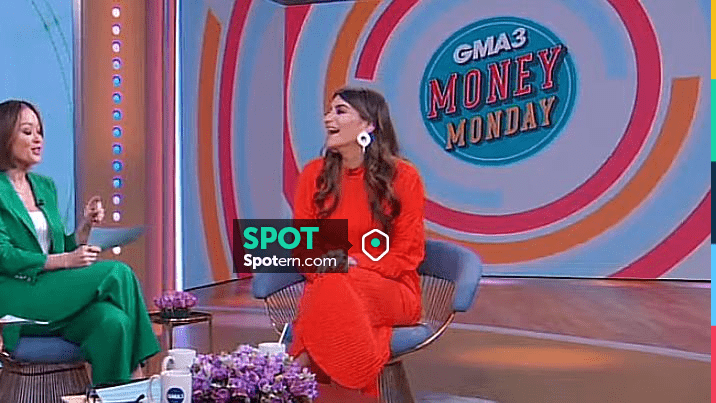 Top plissé Zara porté par Haley Sacks vu dans Good Morning America le ...