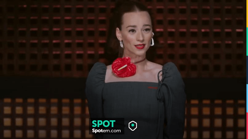 Robe péplum Shushu/tong portée par Karine Vanasse dans Les Traîtres au ...