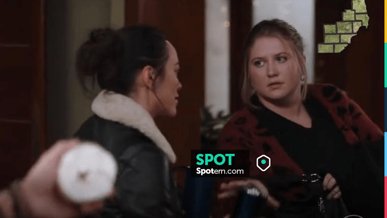 Jcpenney Long Sleeve But­ton worn by Taryn Helm (Jaicy Elliot) as seen ...