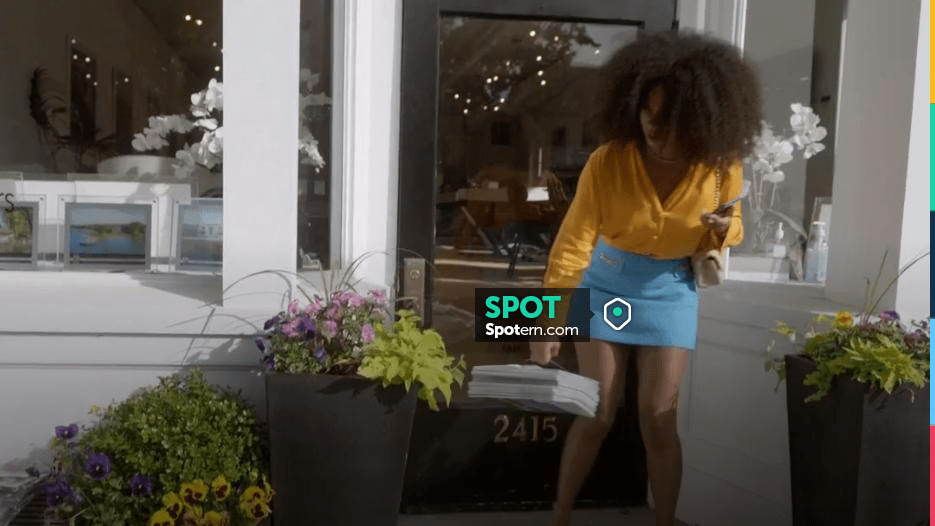 Zara Blue Chain Mini Skirt worn by Mia Calabrese as seen in Selling the ...