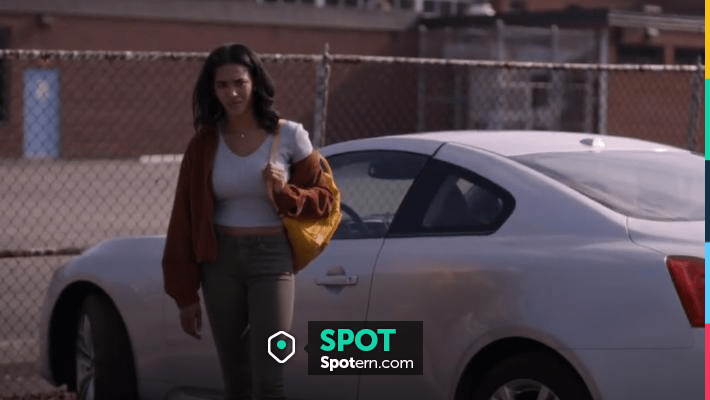 Ag The Faye Sulfur Notting Vine worn by Addy Hanlon (Herizen Guardiola ...