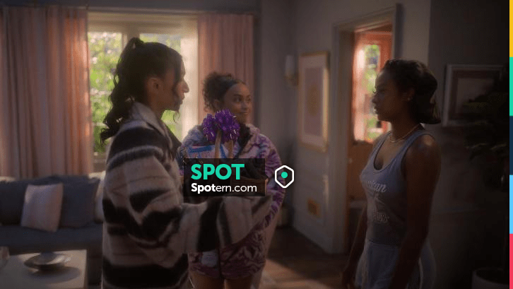 Mcq Fleece Hood­ed Jack­et worn by Kiela Hall (Daniella Perkins) as ...