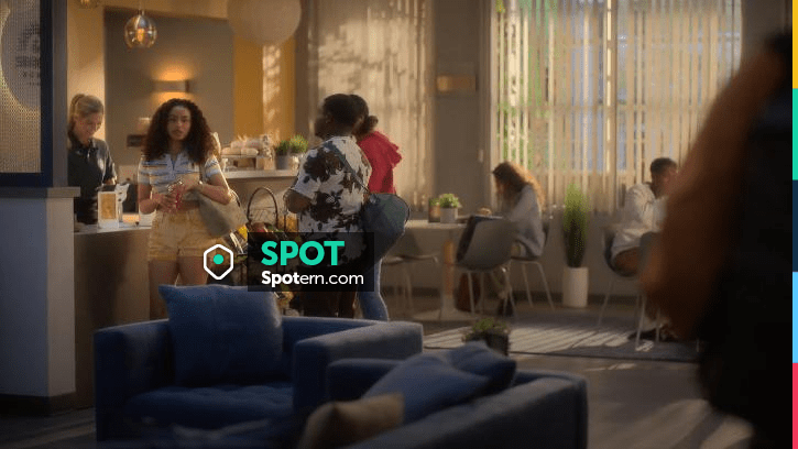 Free People Maggie Denim Jean Shorts worn by Kiela Hall (Daniella ...