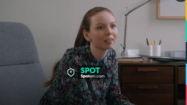 Zara Floral Printed Shirt Dress worn by Alice Carlson (Sadie Munroe) as ...