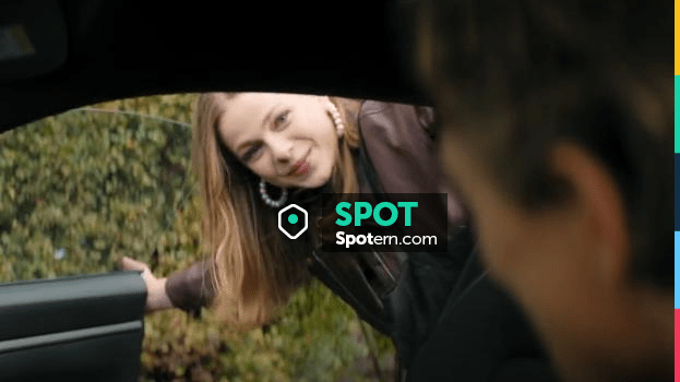 Claires Hoop Ear­rings worn by Stella Sandell (Alexandra Karlsson ...