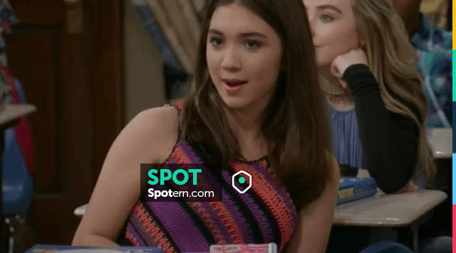 Le top de Riley Matthews (Rowan Blanchard) dans Girl Meets World S3E13 ...