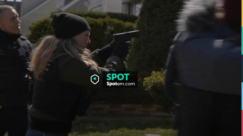 Outdoor Survival Canada Nini Jacket Grey porté par Hailey Upton (Tracy ...