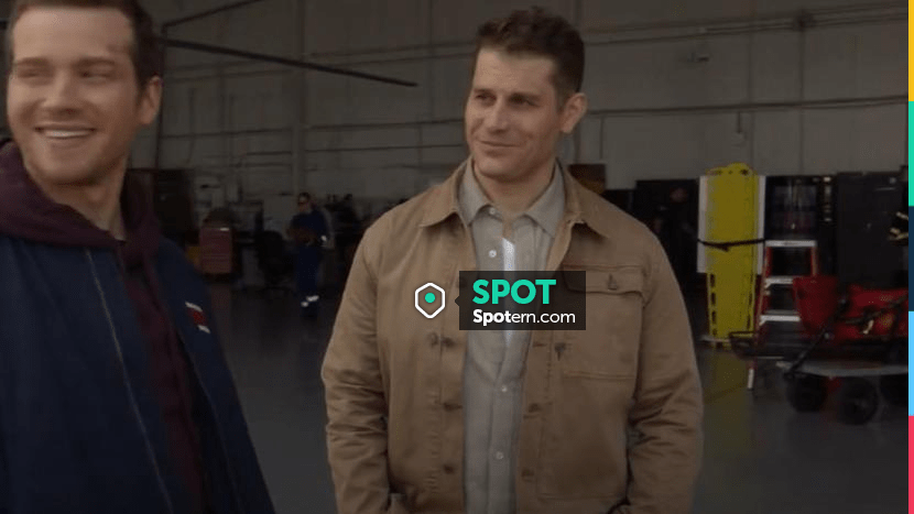 7 for All Mankind Mil­i­tary Over­shirt in Sand worn by Tommy Kinard ...