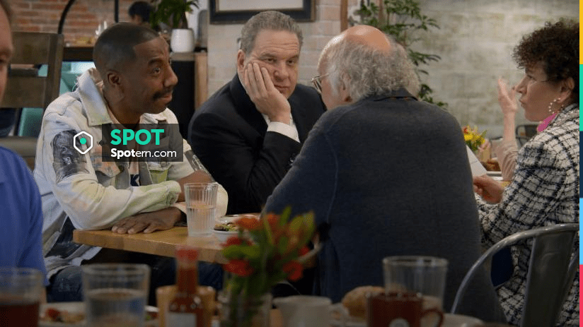 Zara Denim Jacket With Pictures Patches Print Colors worn by Leon (J. B ...