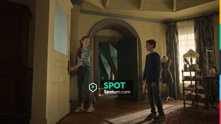 Levi's 501 Jean worn by Nina Locke (Darby Stanchfield) as seen in Locke ...