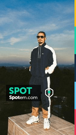 Pantalon de survêtement Lacoste Navy White & Brown Colorblock porté par ...