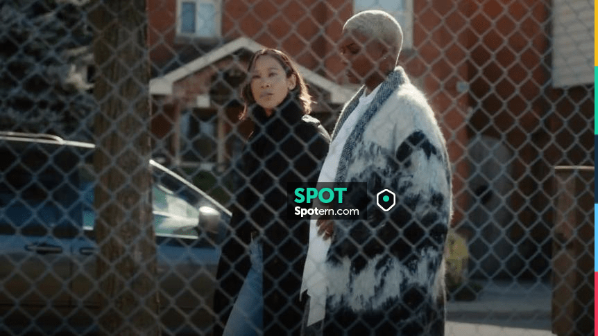 Zara Open Knit Coat worn by Female Hiker (Meghan Hancock) as seen in ...